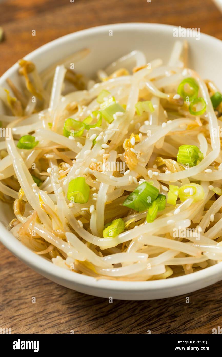 Korean Mung Bean Sukjunamul Muchim Banchan Side Dish Stock Photo - Alamy