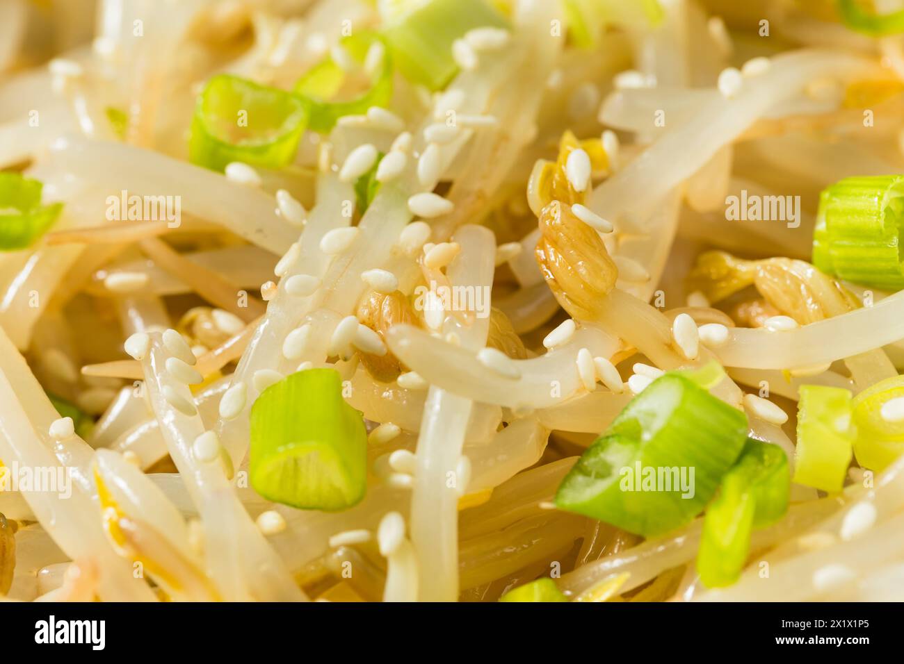 Korean Mung Bean Sukjunamul Muchim Banchan Side Dish Stock Photo - Alamy
