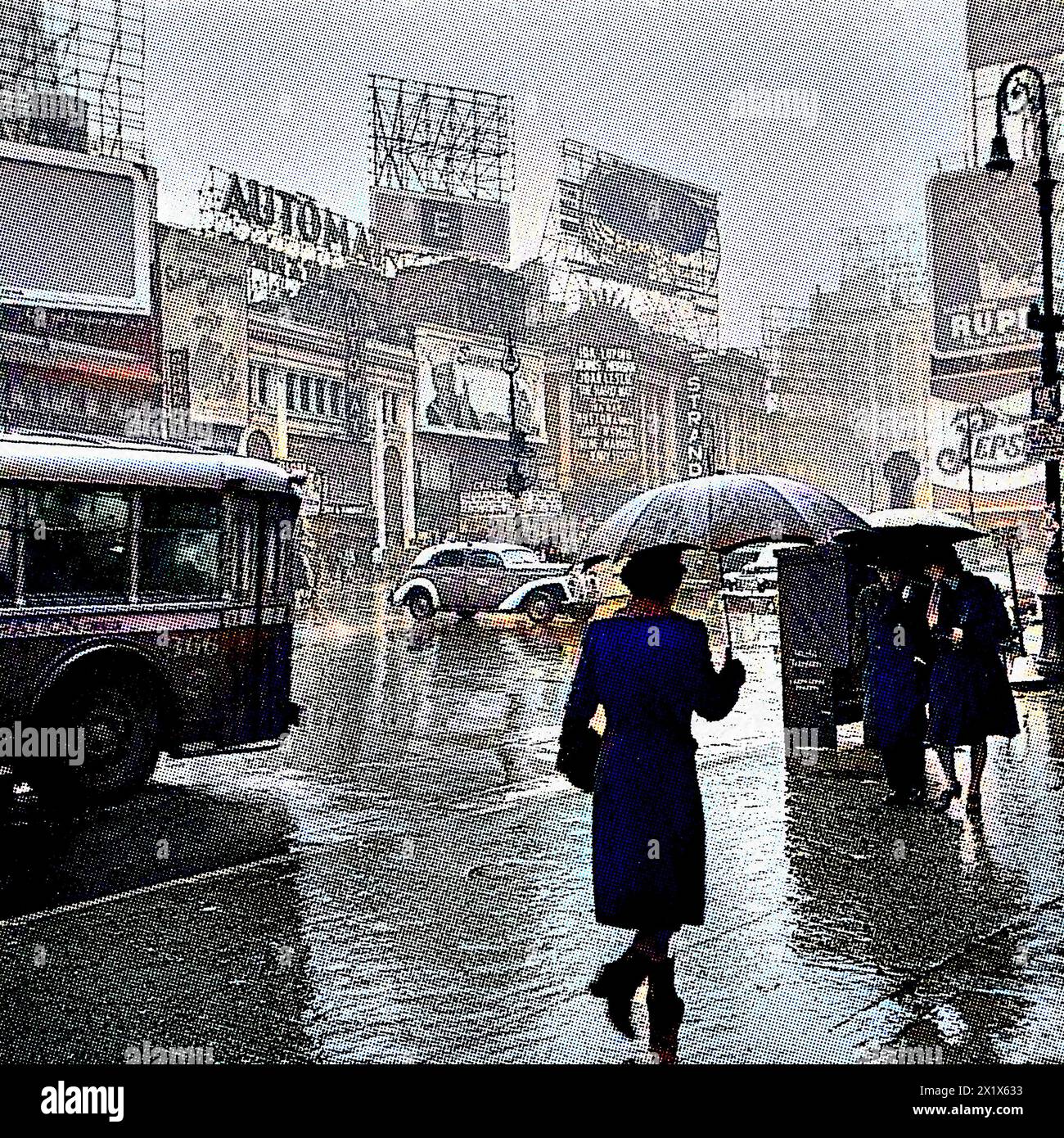Times Square, New York on a wet day 1943 Stock Photo - Alamy