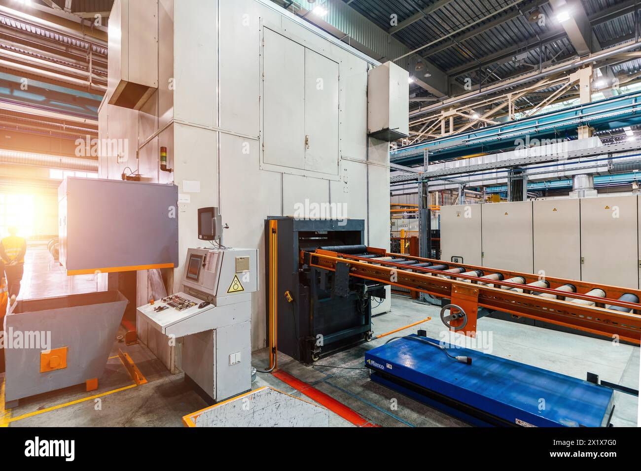 Stamping plant hi-res stock photography and images - Alamy