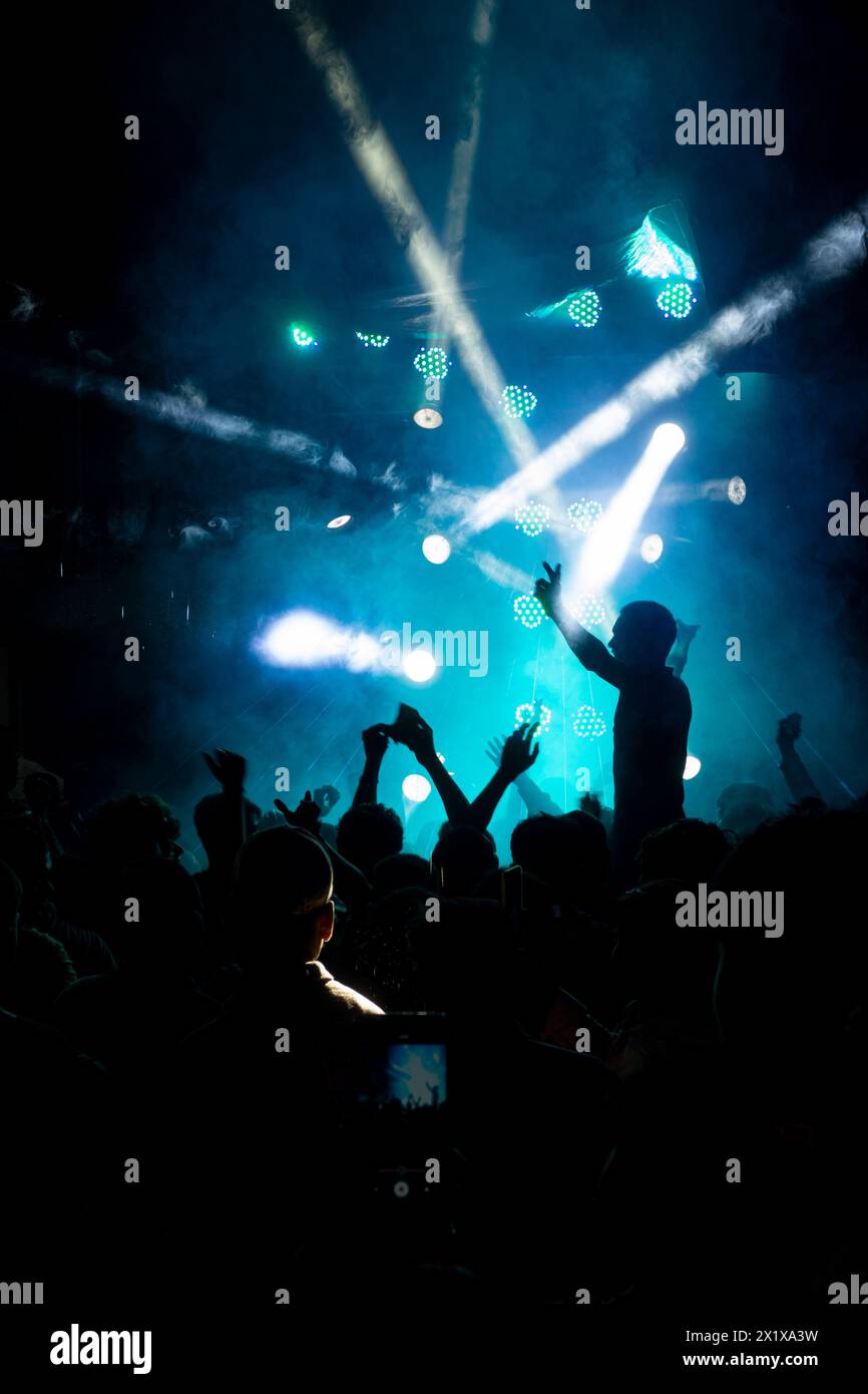 People dancing open air music hi-res stock photography and images - Alamy