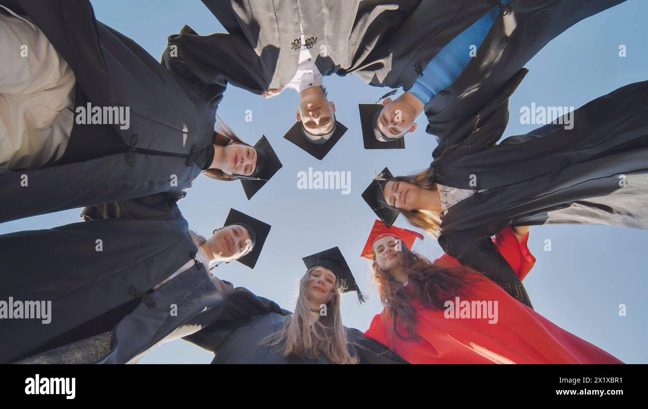 Graduates campus memories hi-res stock photography and images - Alamy