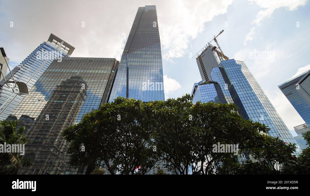 Skyscraper buildings jakarta central hi-res stock photography and ...