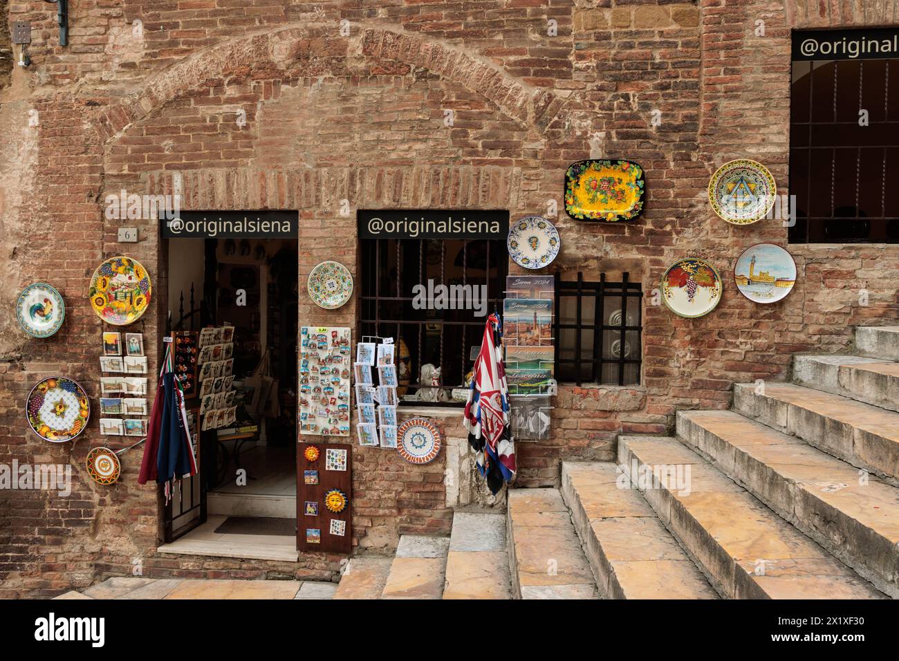 Shop steps hi-res stock photography and images - Alamy