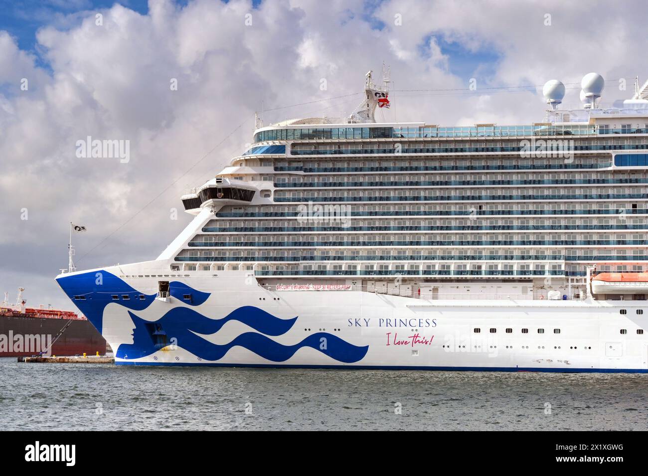 Fort Lauderdale, Florida, USA - 3 December 2023: Cruise ship Sky ...