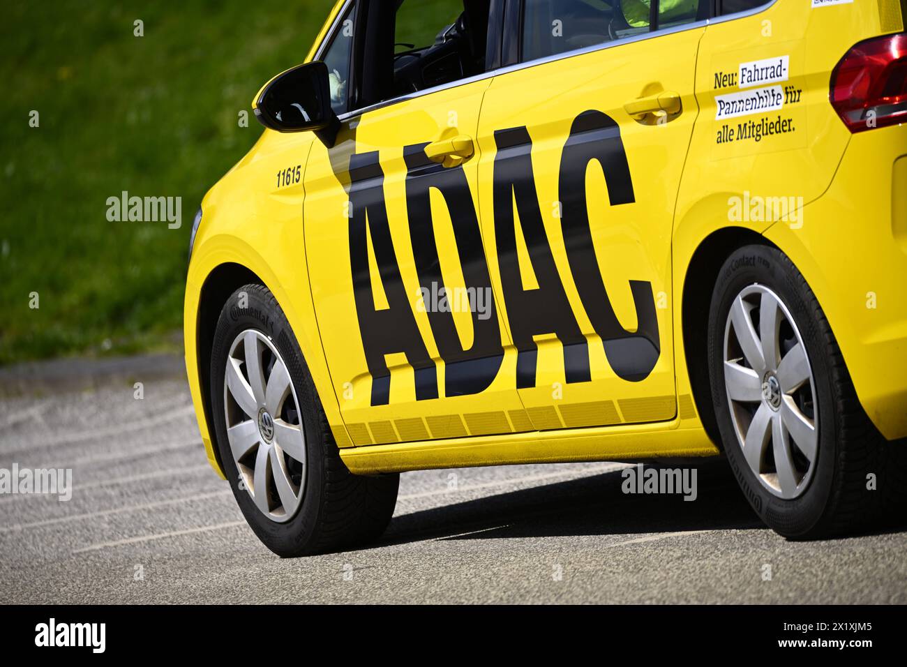 ADAC-Einsatzfahrzeug *** ADAC emergency vehicle Stock Photo - Alamy