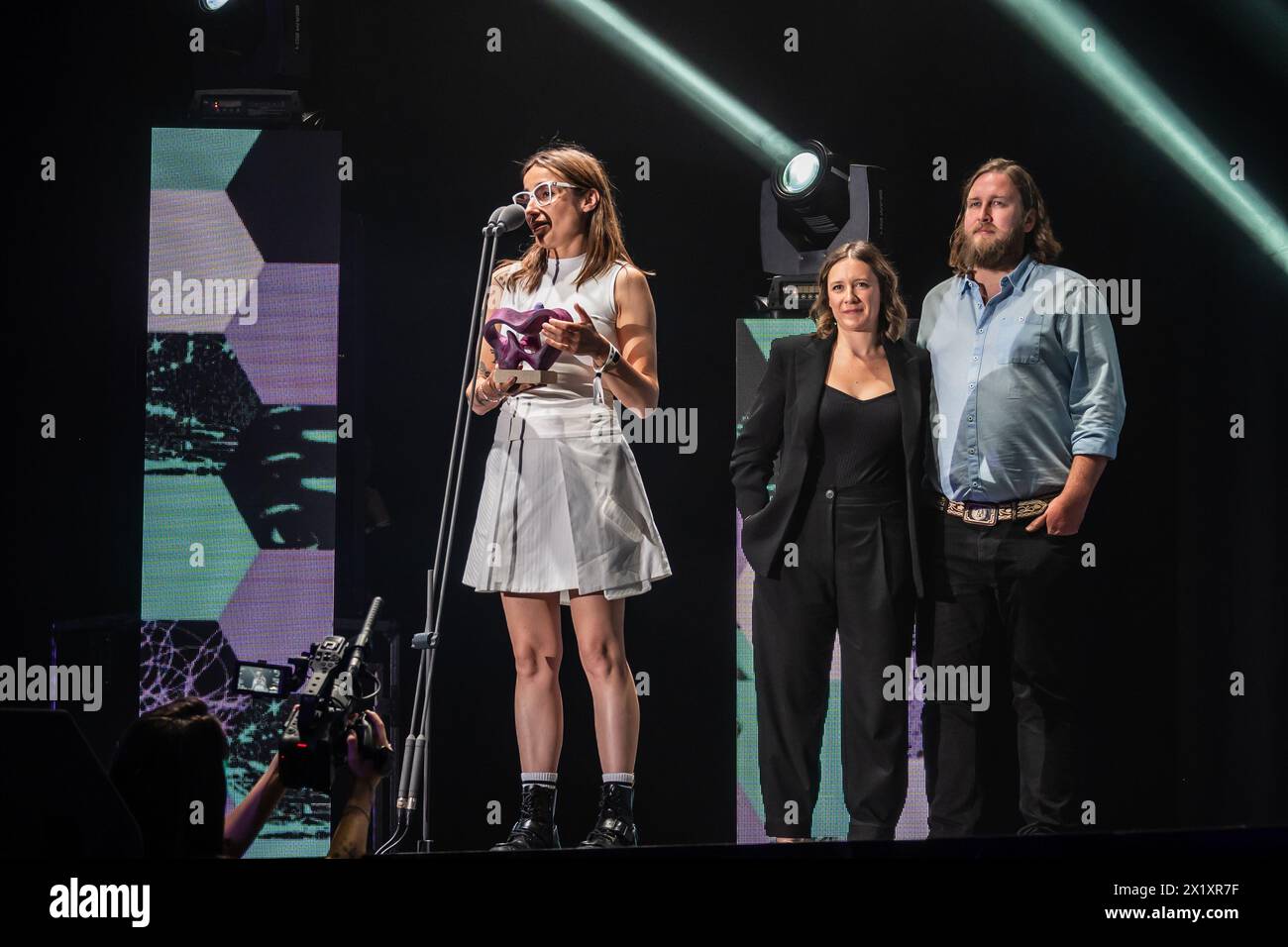 Zahara, winner of the award for best Artist, at the MIN Independent ...