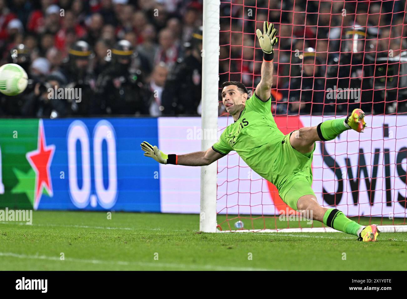 Lille, France. 18th Apr, 2024. goalkeeper Emiliano Martinez (1) of Aston Villa pictured in ...