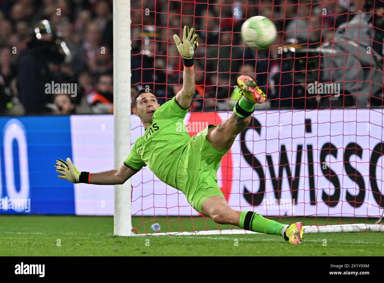 Lille, France. 18th Apr, 2024. goalkeeper Emiliano Martinez (1) of Aston Villa pictured during ...