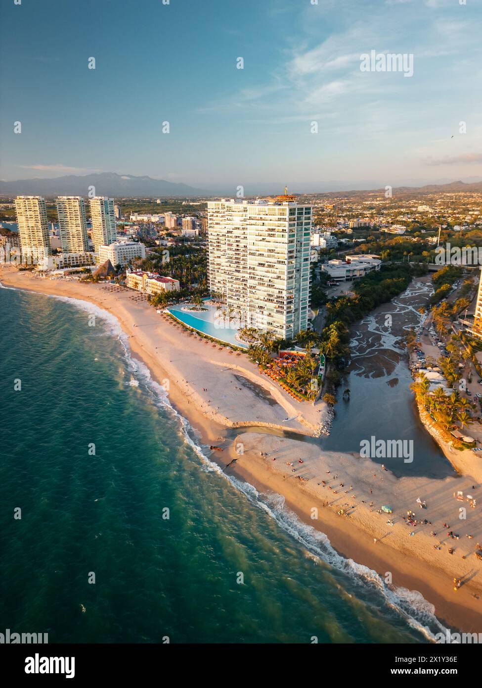 Playa puerto vallarta hi-res stock photography and images - Alamy