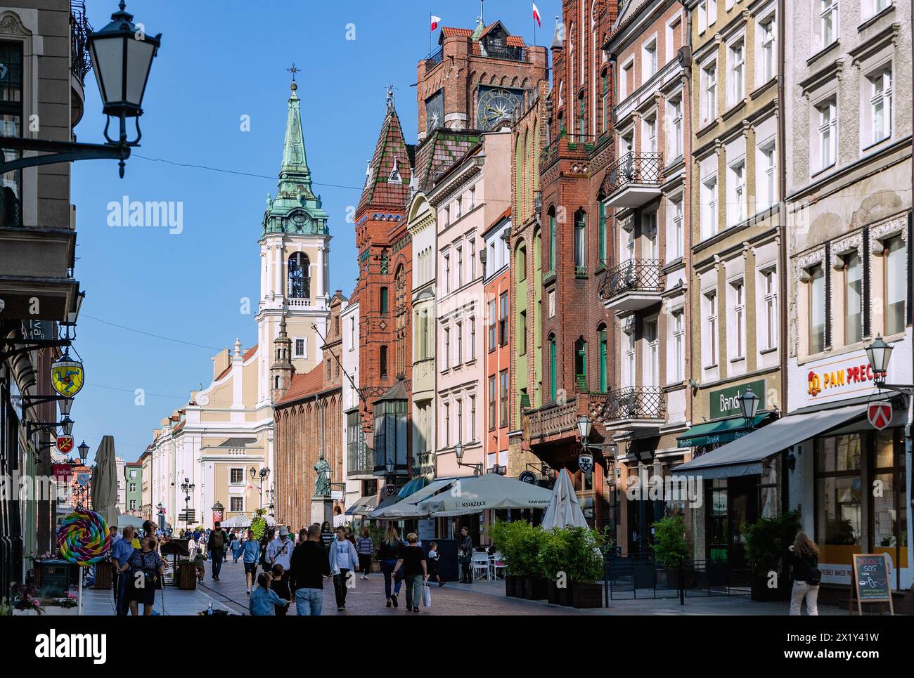 Szeroka Street to the Old Town Market (Rynek Staromiejski), Old Town ...