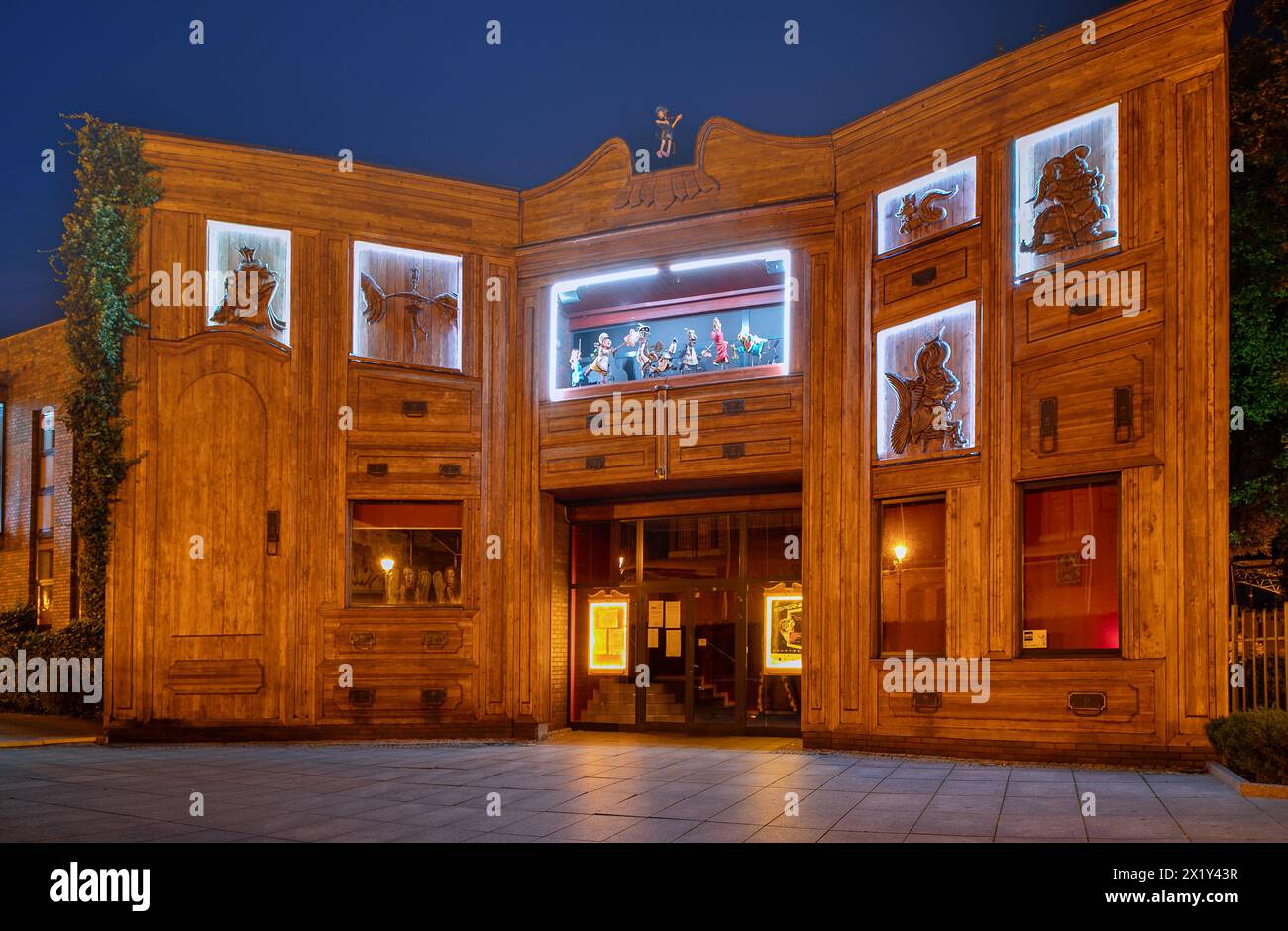 Mechanical balcony theater (Teatr na balkonie, Teatr Balkonowy ...