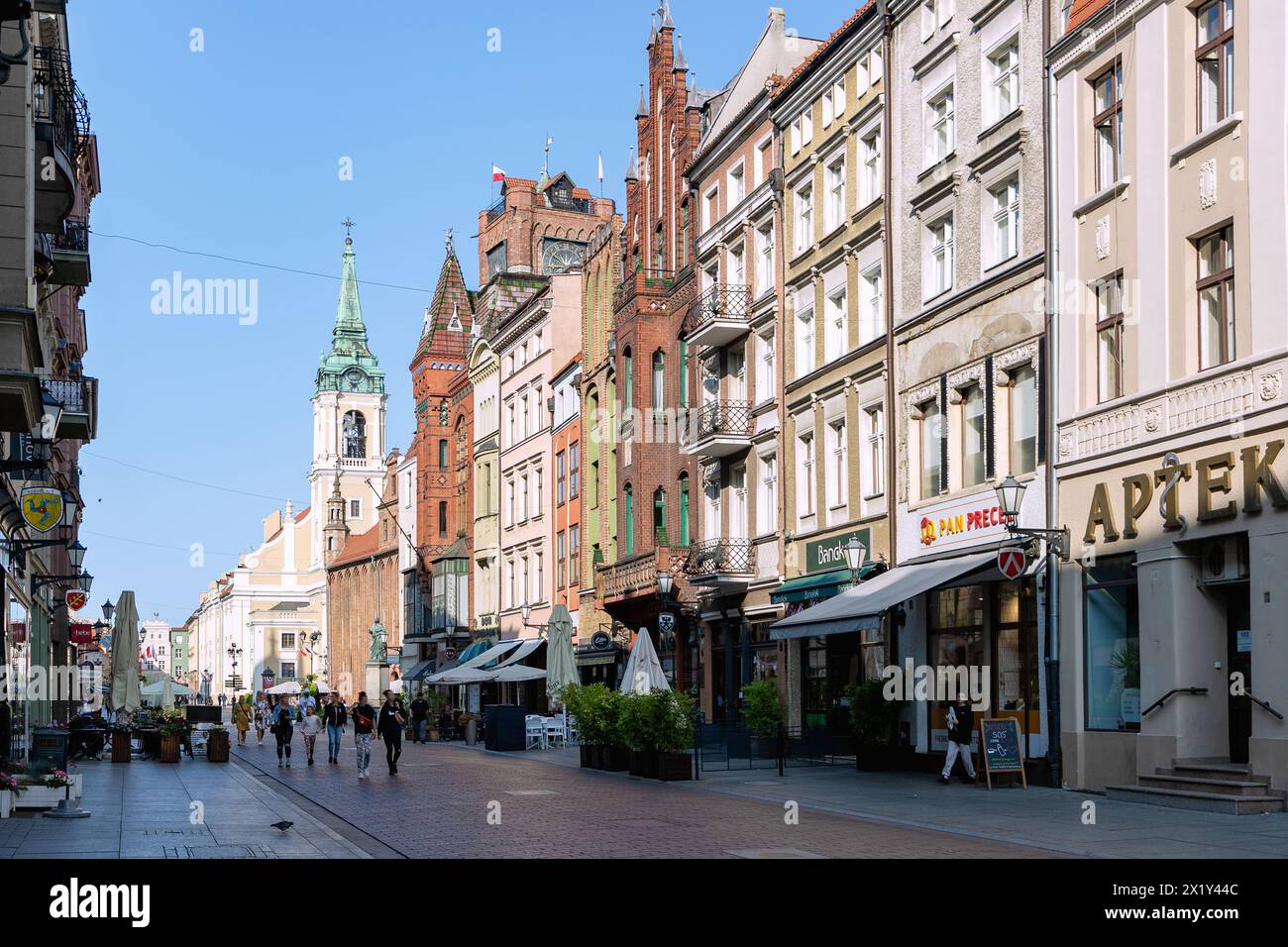 Szeroka Street to the Old Town Market (Rynek Staromiejski), Old Town ...