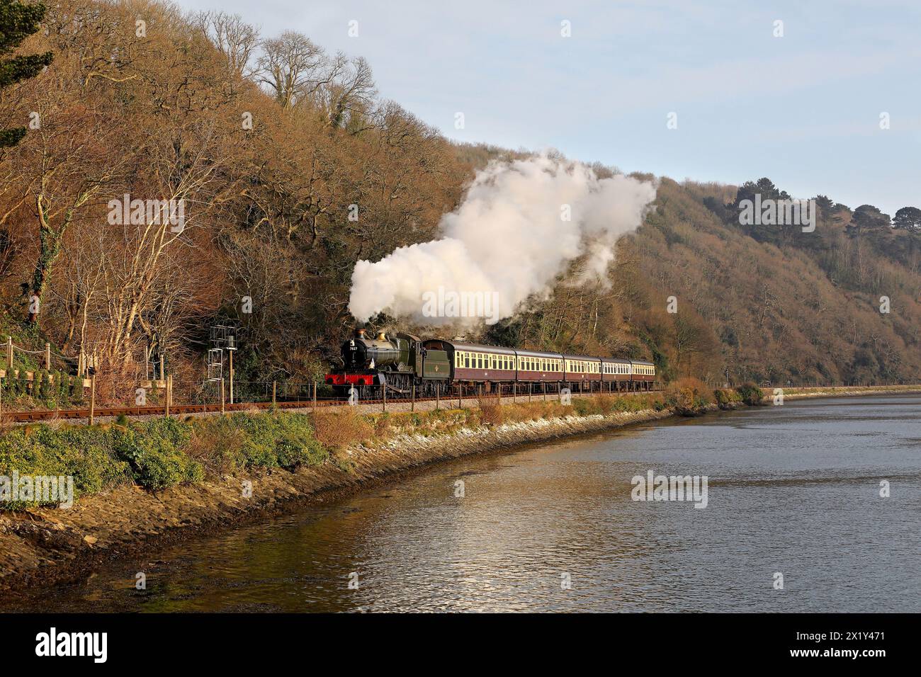 7827 Lydham Manor approaches Britannia crossing on the Dartmouth ...