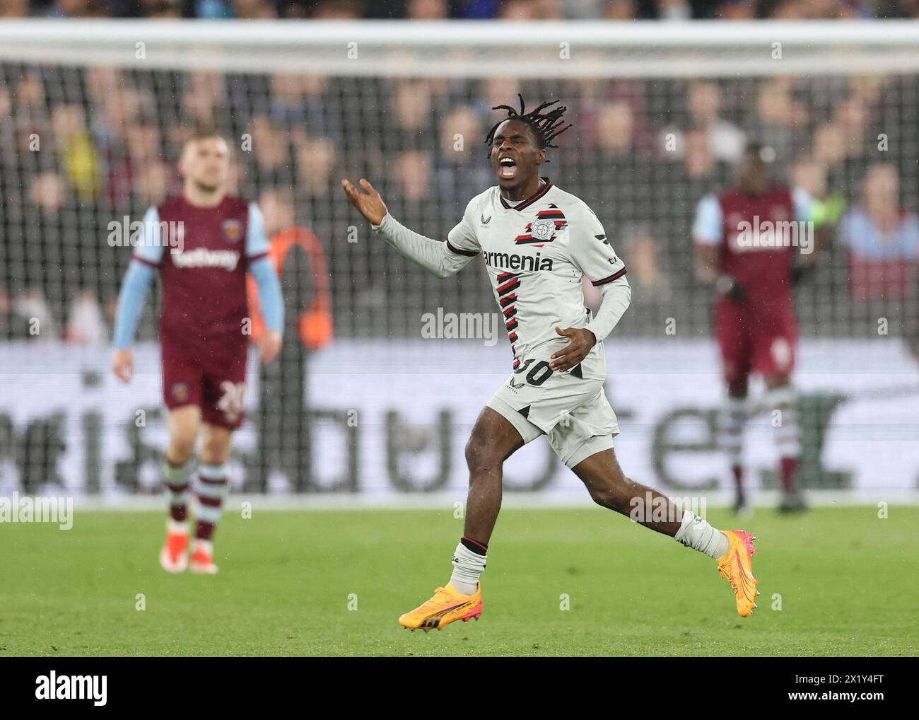 Jeremie frimpong leverkusen celebrates hi-res stock photography and ...