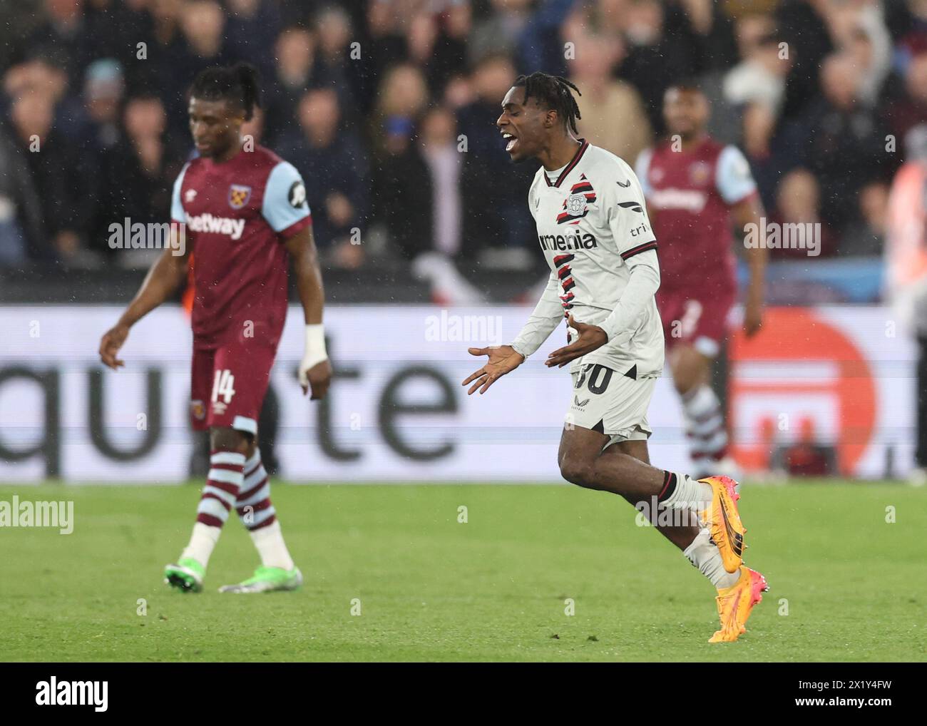 Jeremie frimpong leverkusen celebrates hi-res stock photography and ...
