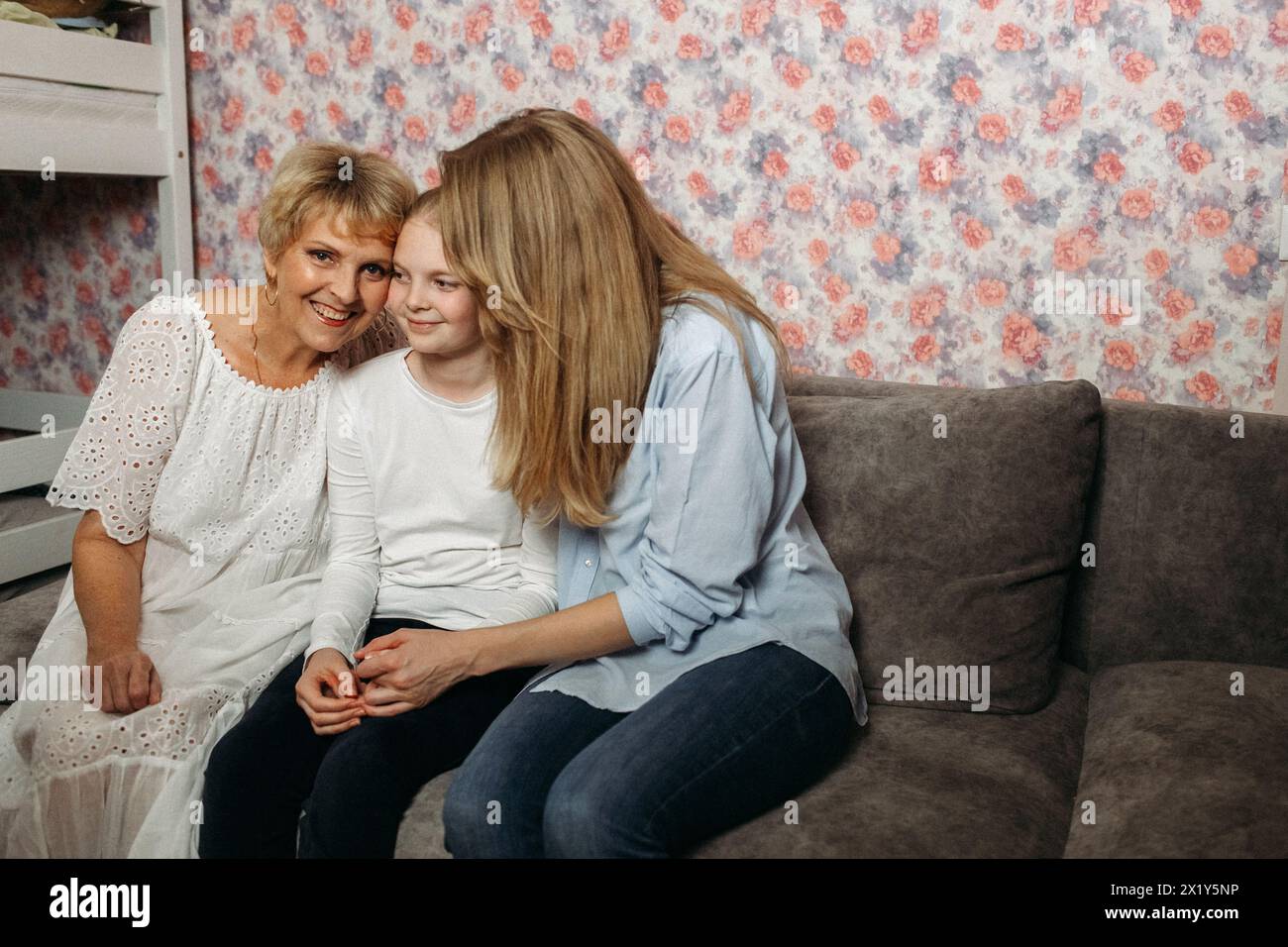 Two people facing each other talking hi-res stock photography and ...