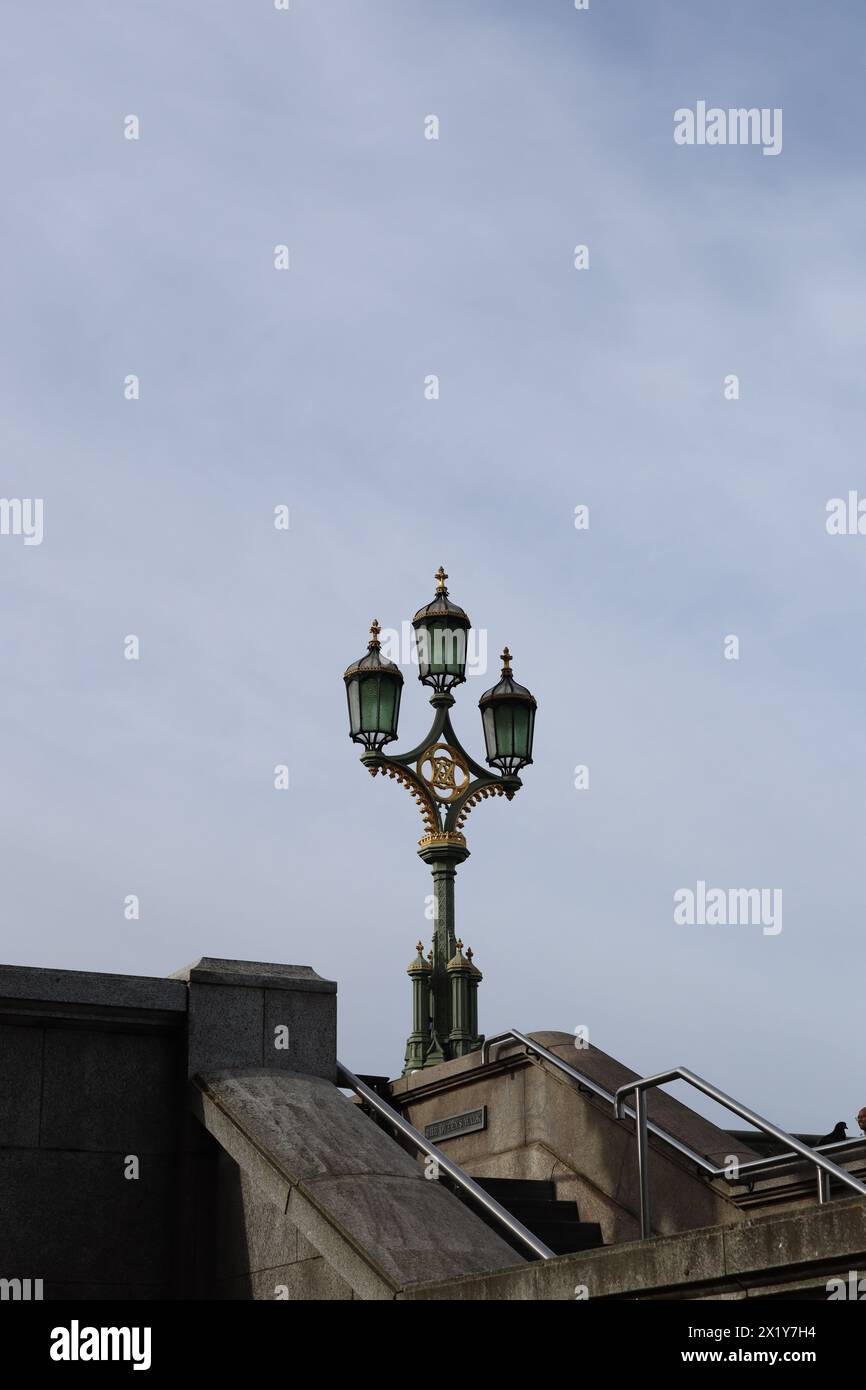 Lamp post on Westminster Bridge Stock Photo - Alamy