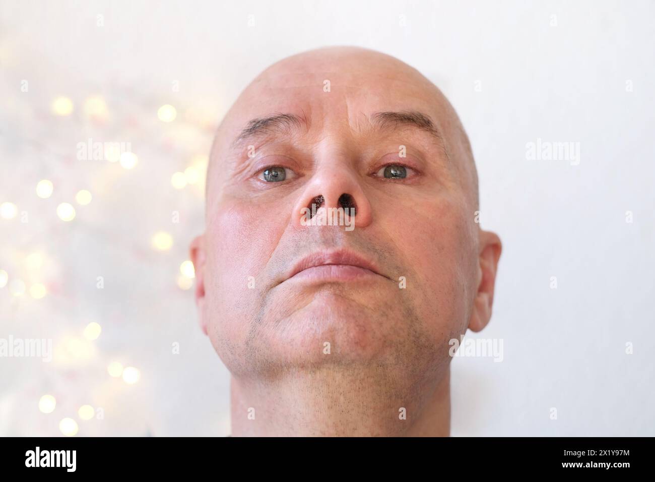 Man turns head hi-res stock photography and images - Alamy