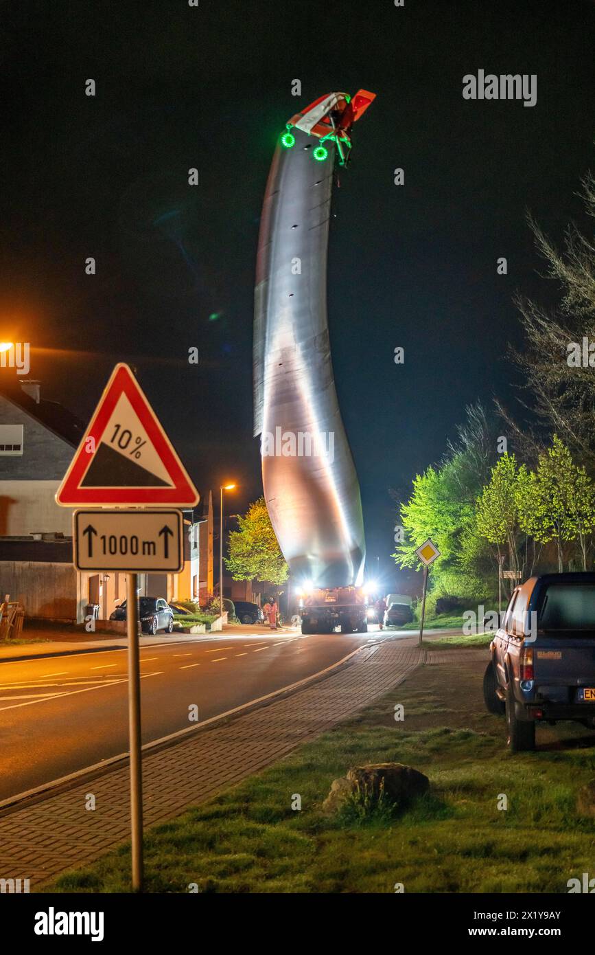 Transport of a 68 meter long, 22 T heavy blade, of a wind turbine, here ...