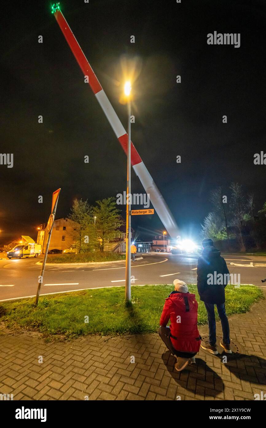 Transport of a 68 meter long, 22 T heavy blade, of a wind turbine, here ...