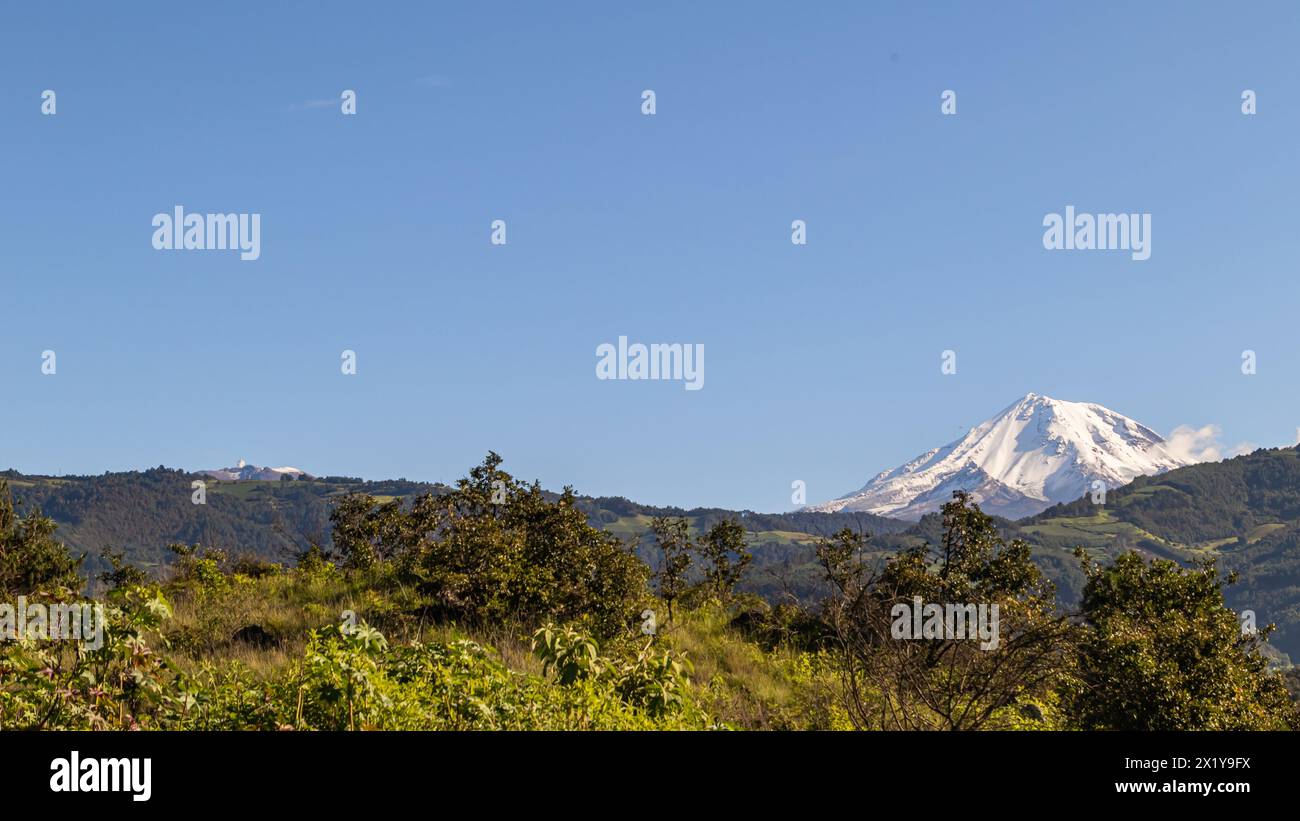 Pico de orizaba vulcano hi-res stock photography and images - Alamy