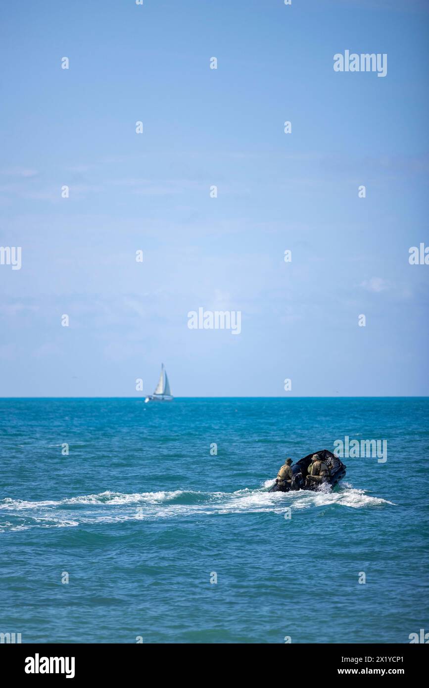 Amphibious train hi-res stock photography and images - Alamy