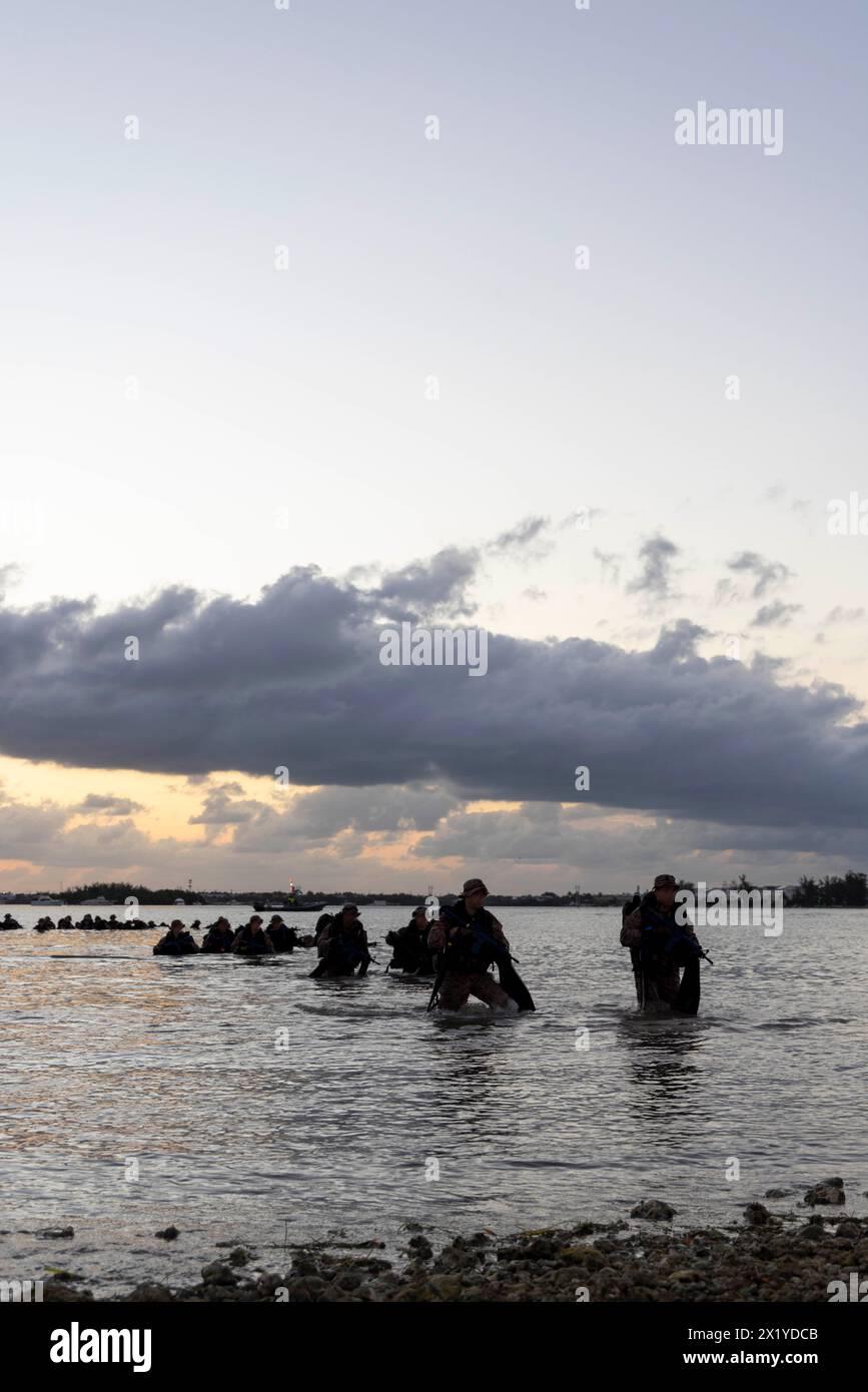 Students in the Individual Training Course, Marine Forces Special ...
