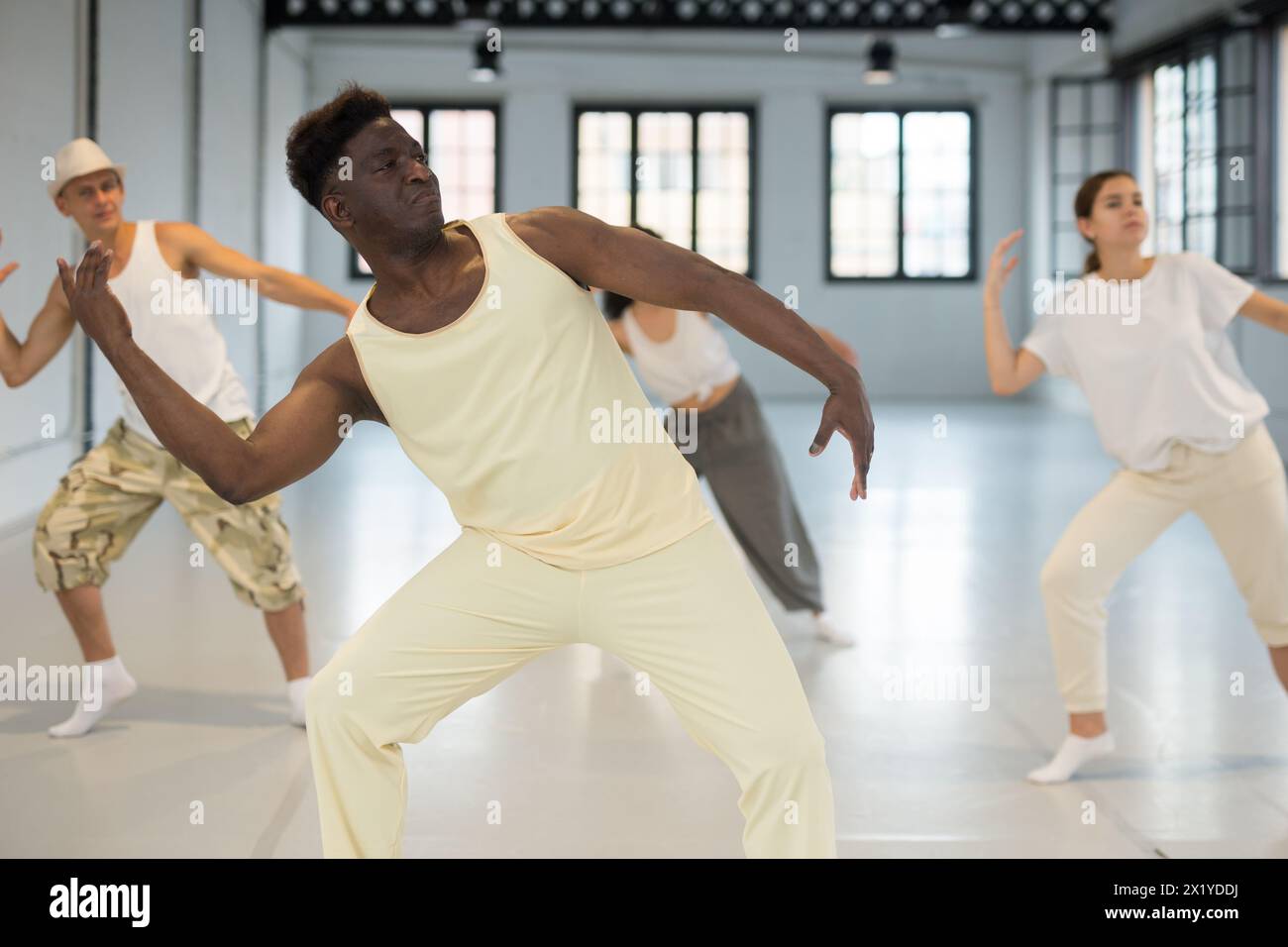 British male ballet dancers hi-res stock photography and images - Alamy
