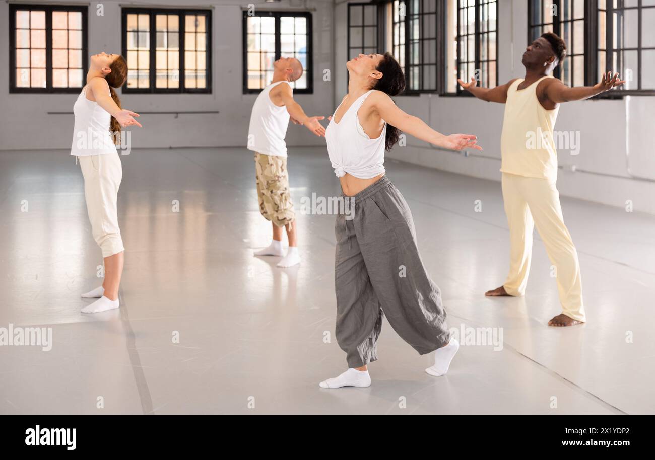 Asian dance education hi-res stock photography and images - Alamy