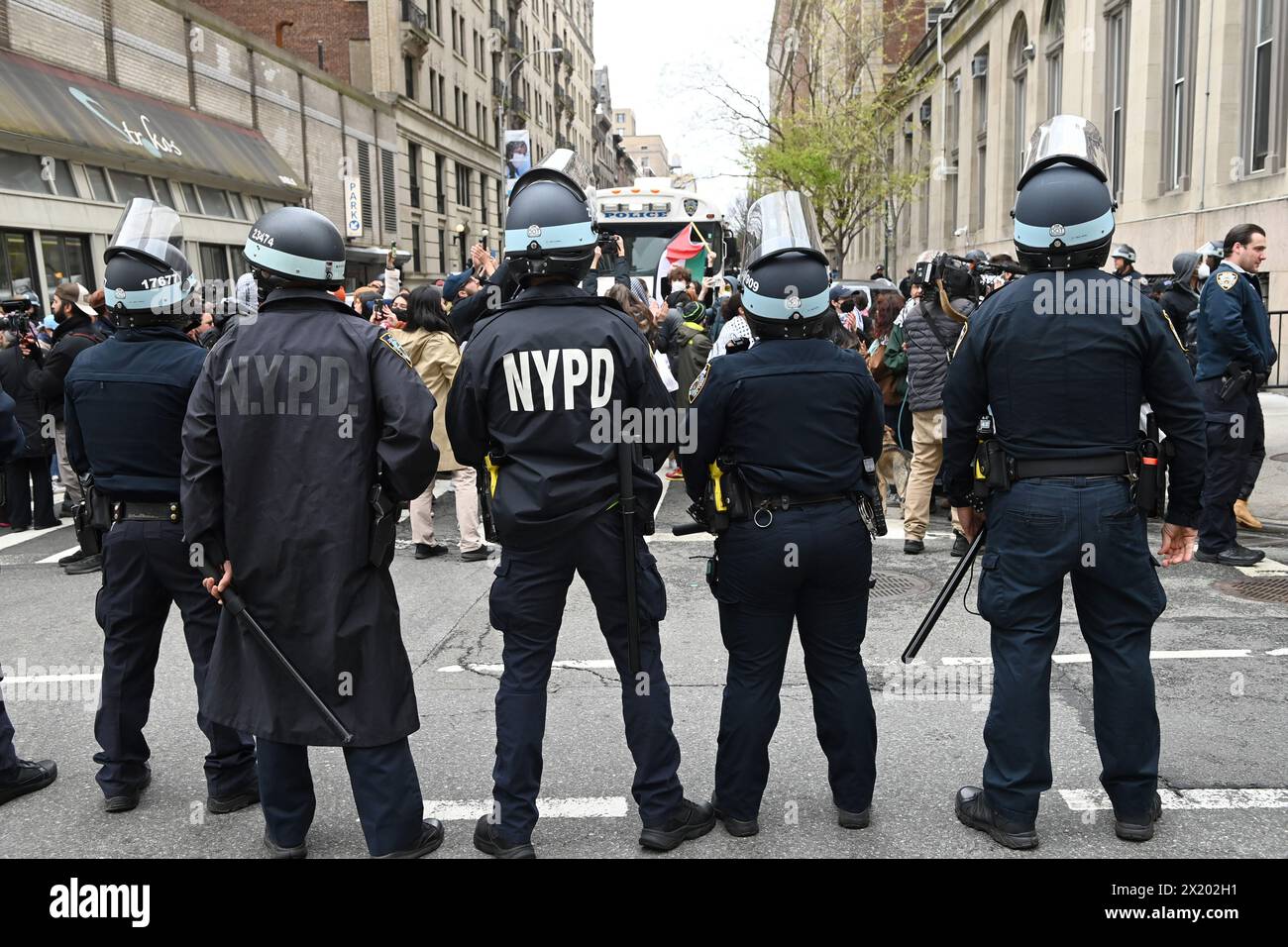 New York, New York, USA. 18th Apr, 2024. Palestinian supporters ...