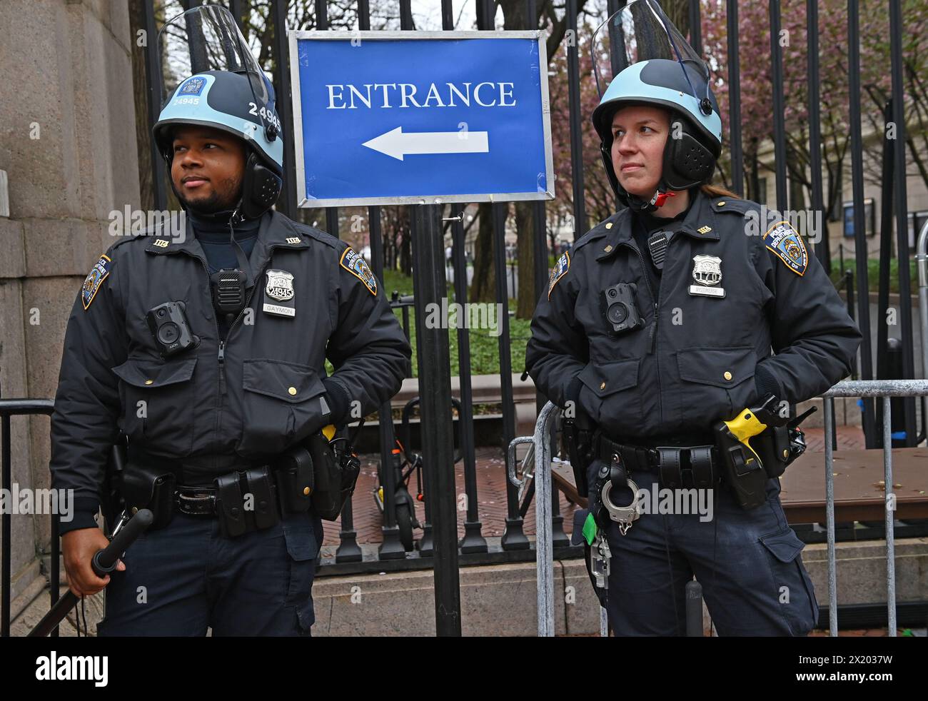New York, New York, USA. 18th Apr, 2024. Palestinian supporters ...