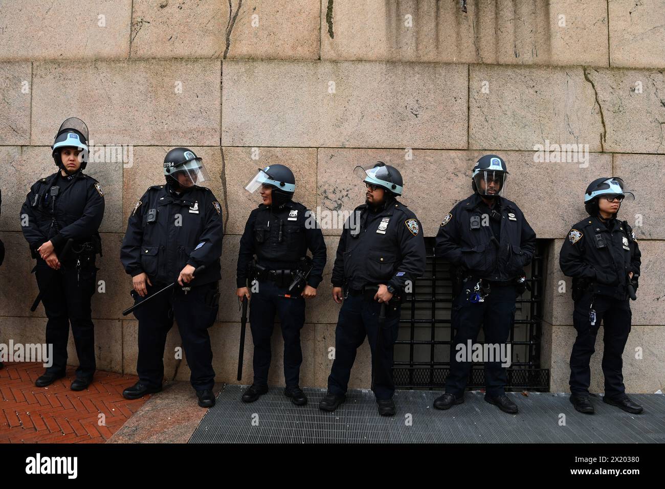 New York, New York, USA. 18th Apr, 2024. Palestinian supporters ...