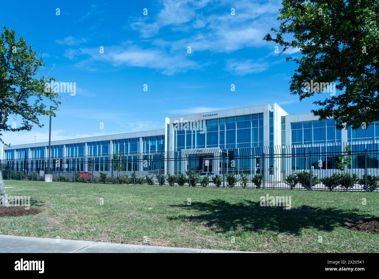 DataBank’s (HOU3) Westway Park III Data Center in Houston, Texas, USA ...