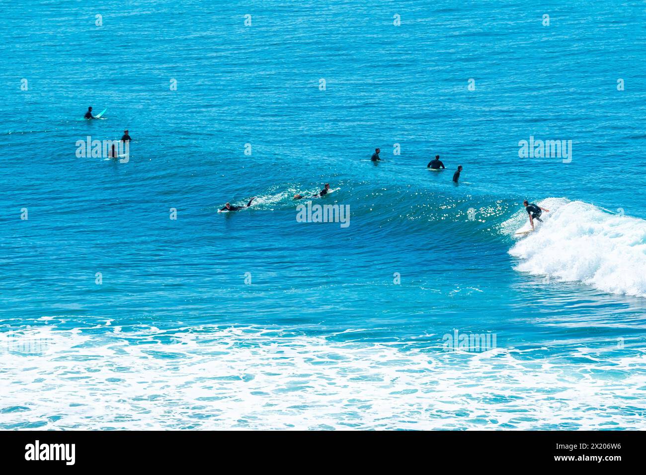 Surfers at Winkipop at Bells Beach on the Great Ocean Road in Australia ...
