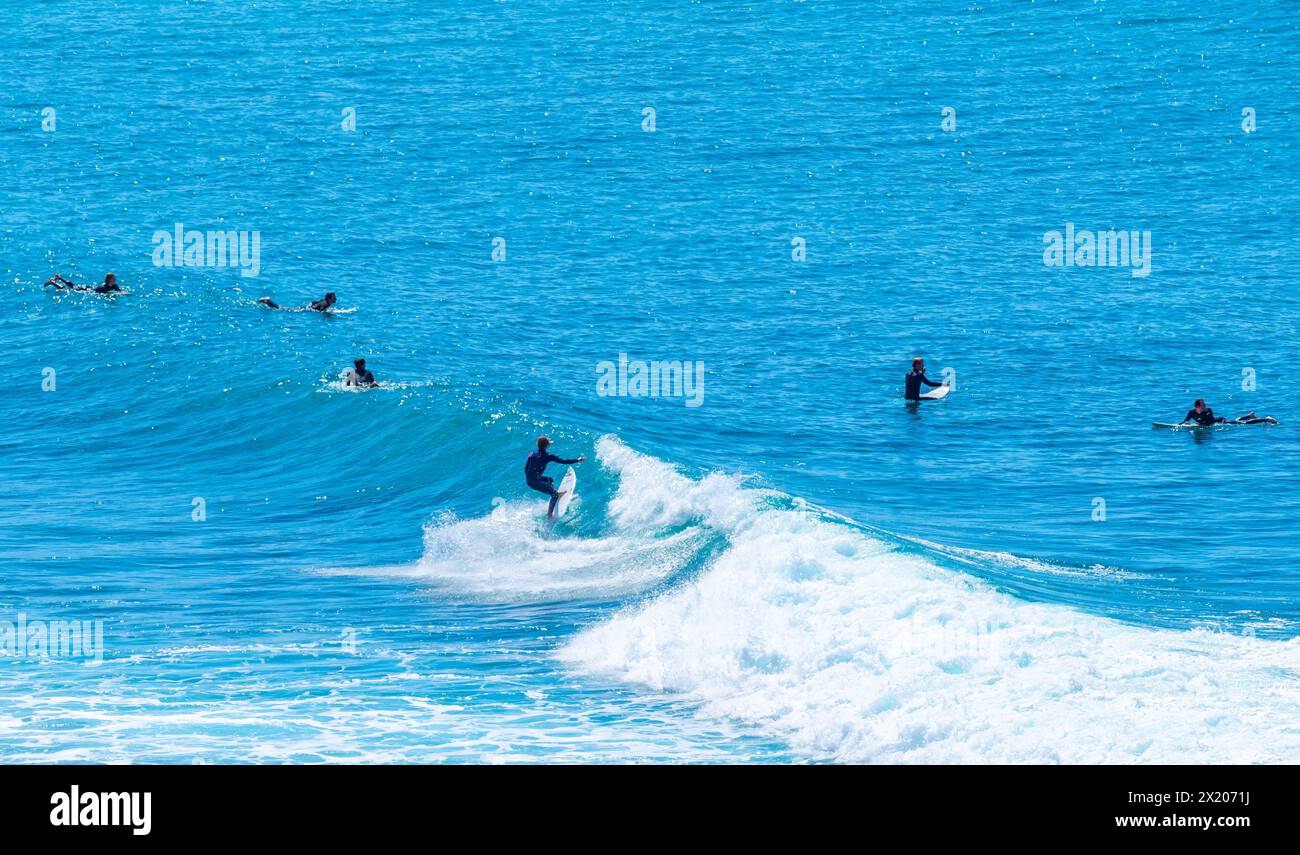 Surfers at Winkipop at Bells Beach on the Great Ocean Road in Australia ...