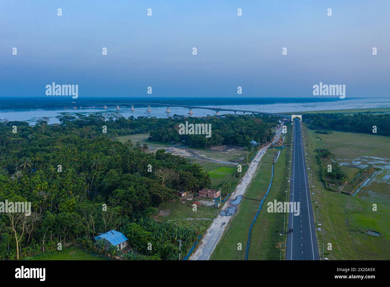 Bangladesh china friendship bridge hi-res stock photography and images ...