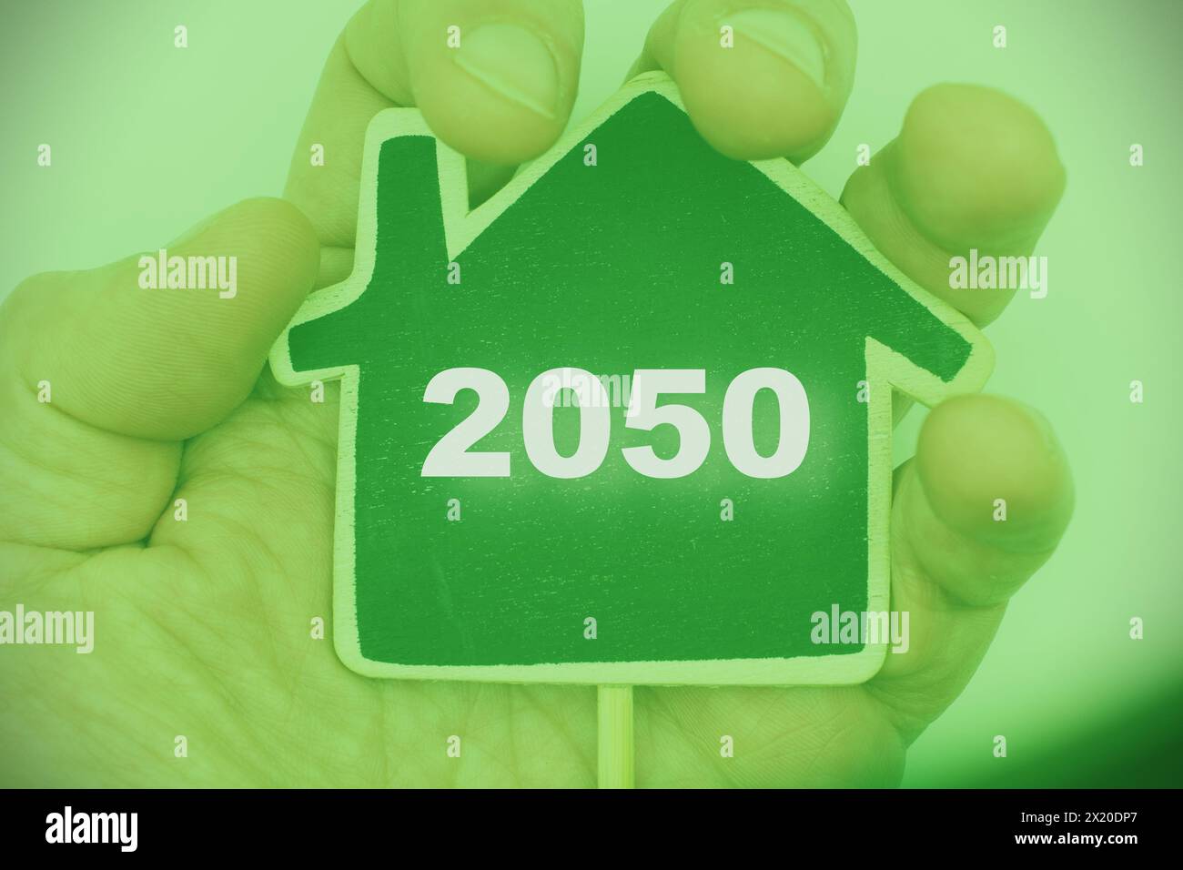 Net zero innovation 2050 house hi-res stock photography and images - Alamy