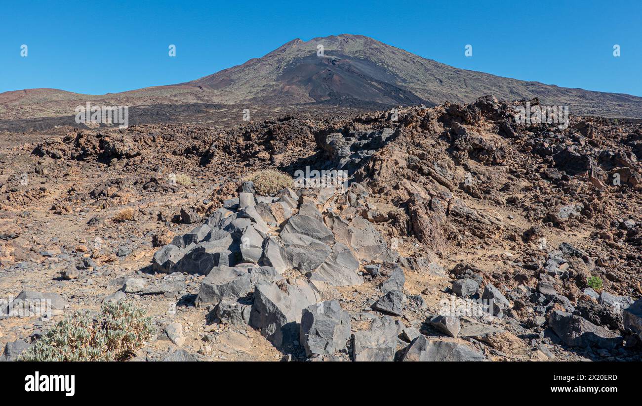 Pico Viejo; At 3135 m, the second highest volcano in the Canary Islands ...