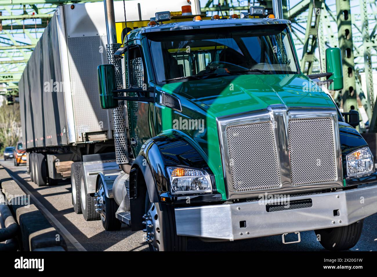 Industrial carrier green day cab big rig semi-truck tractor ...