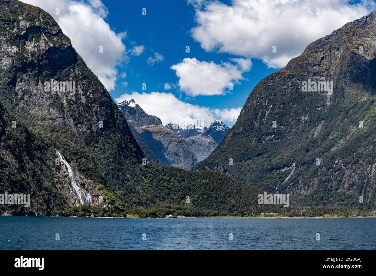 Views of Milford Sound while on a boat to the ocean Stock Photo - Alamy