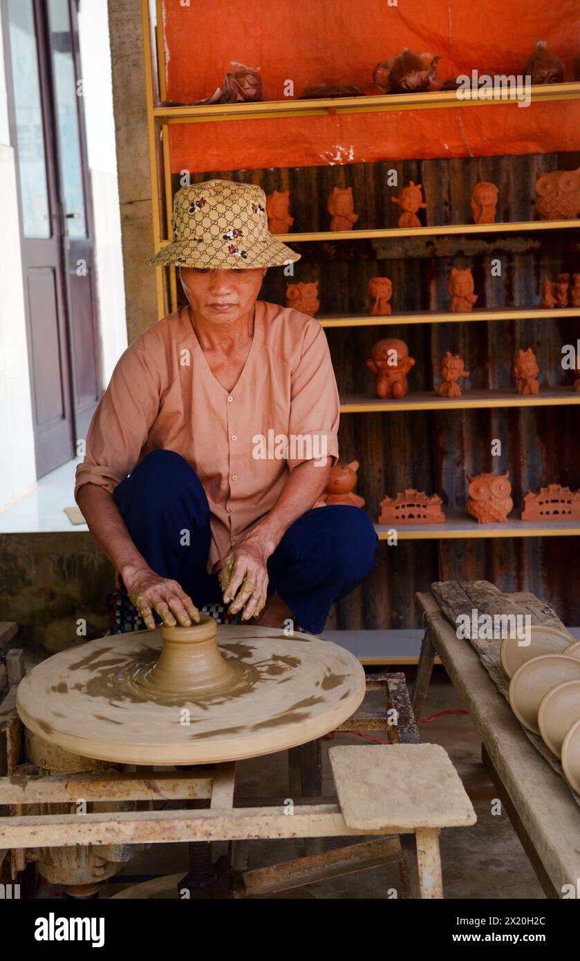 Traditional Clay pots production at Thanh Ha pottery village in Hoi An ...