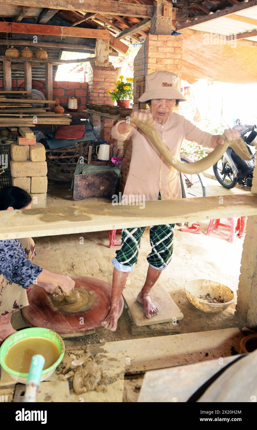 Pottery village hi-res stock photography and images - Alamy