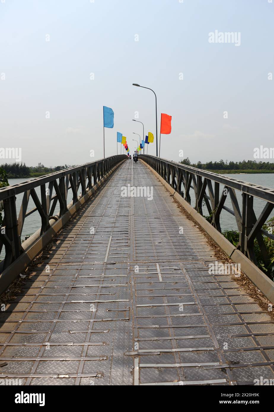 Kim metal hi-res stock photography and images - Alamy