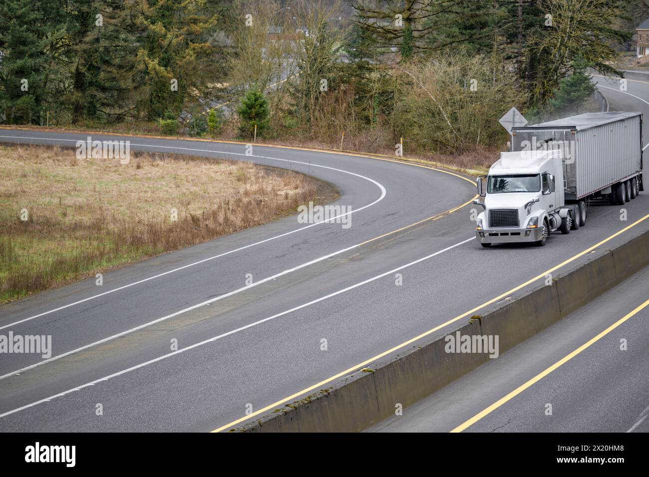 Industrial carrier white big rig semi-truck tractor with low cab ...