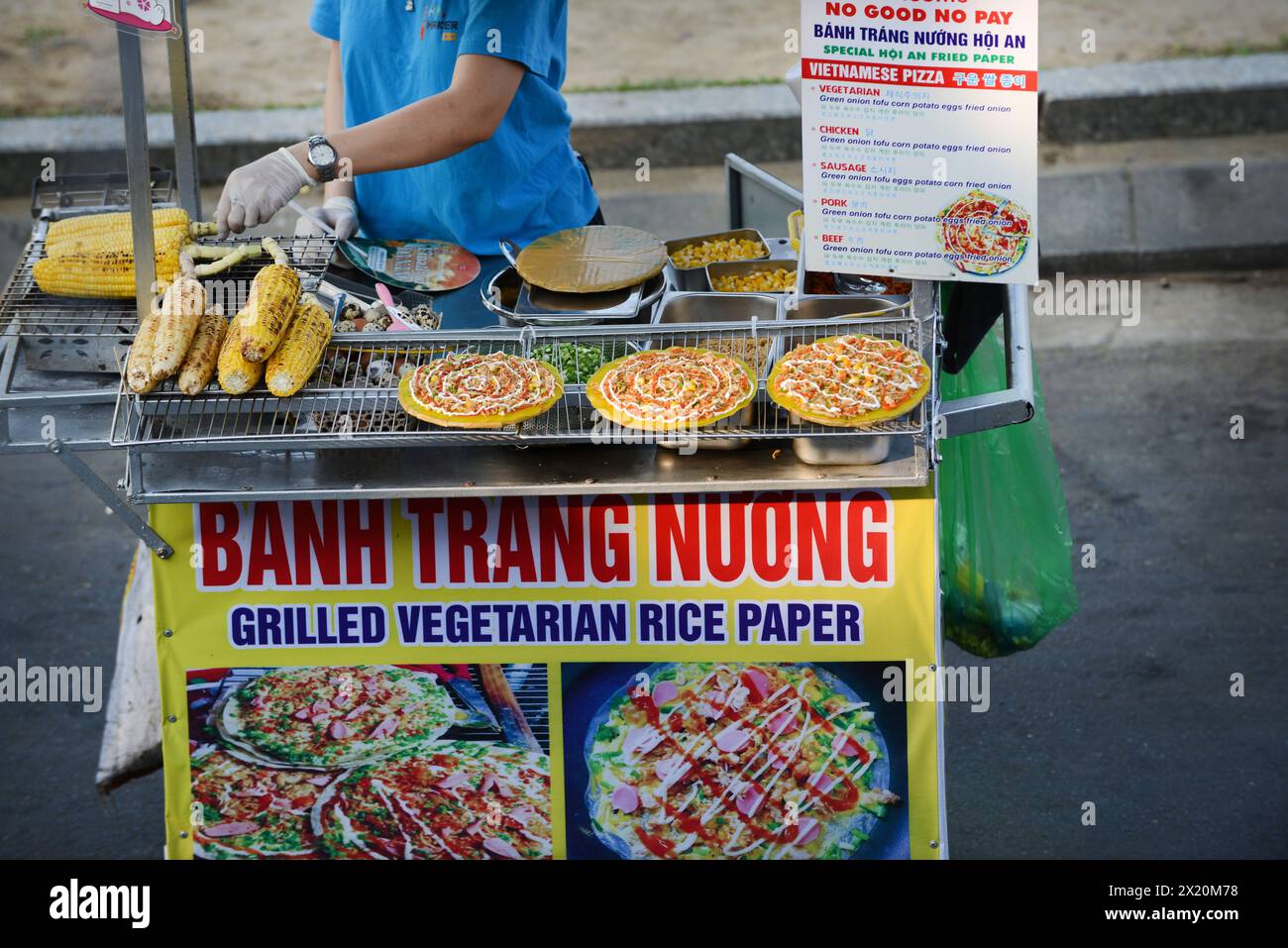 A 'Vietnamese Pizza' vendor in Hoi An, Vietnam Stock Photo - Alamy