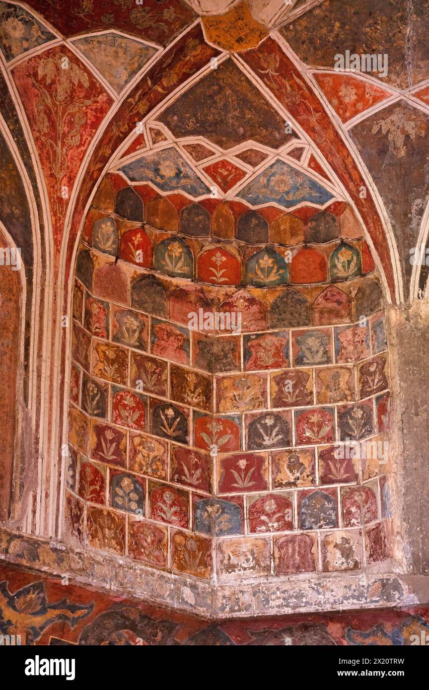 Ceiling of Chini Ka Rauza, Agra, Uttar Pradesh, India Stock Photo - Alamy