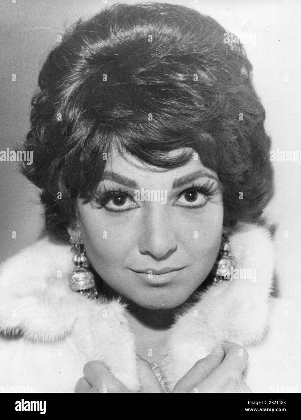 Stratas, Teresa, * 26.5.1938, Canadian opera singer (soprano) of Greek ...