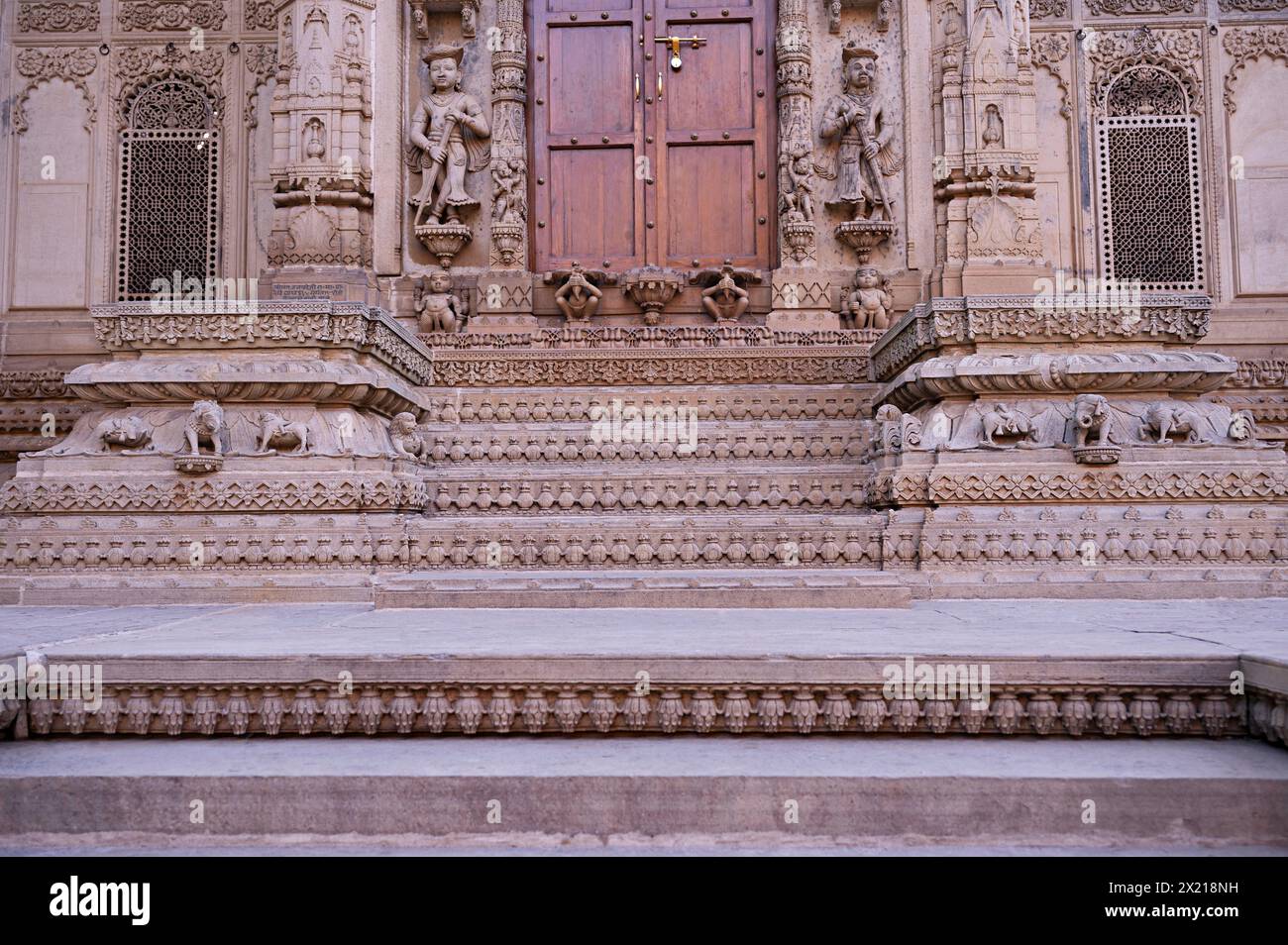 Carvings on the outer wall of Chhatri of Shrimant Jankoji Scindia ...