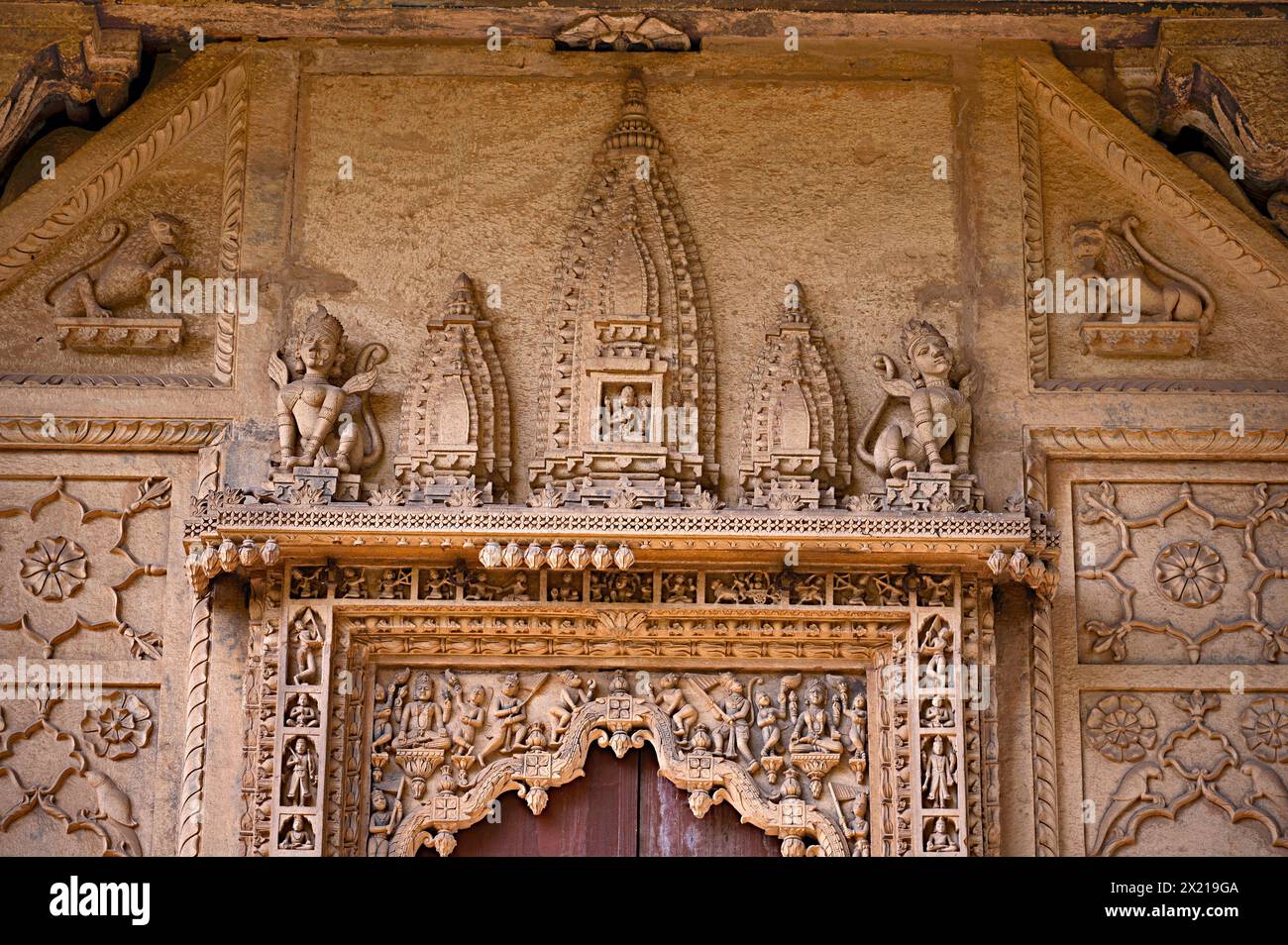Carvings on the outer wall of Chhatri of Shrimant Sau. Bachcha Baisaheb ...